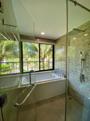 Vista Lago - 4 Beds Big Garden Villa! Big Pool Access, Phu Quoc की ...