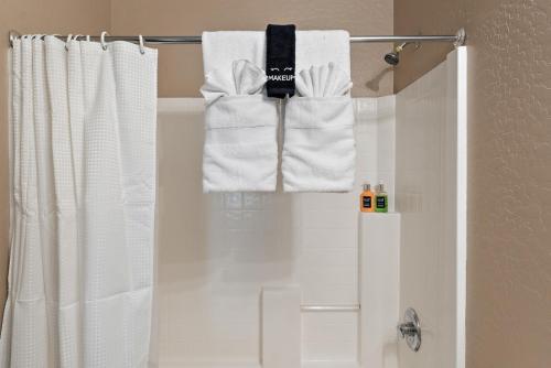 Chill and Relax Luxury Retreat with Pool Spa Game Room and Steam Room ...