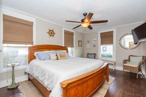 Cast A Waves by Sunsational Stays - Lower Unit Only, Steps to the Beach ...