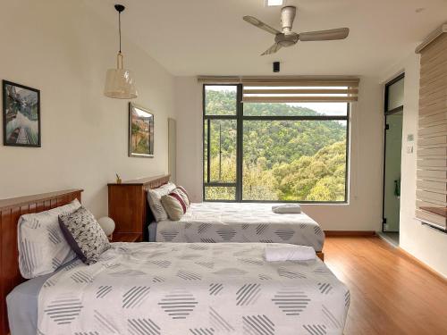 Perfect Hill View, Durian Orchard Farmstay within the mountains ...