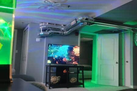 *Oceana* Entire King 3 BR lower level at MicroLux, Pleasant Ridge (2026 ...