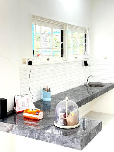 Santorini Villa Puncak by SunMach - Wifi & Netflix, Cibadak (harga dikemas kini 2026)