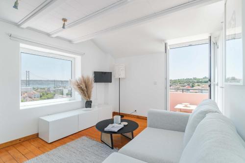Lisbon Alcantara 1BR with Terrace & City View, Lisboa (preços ...