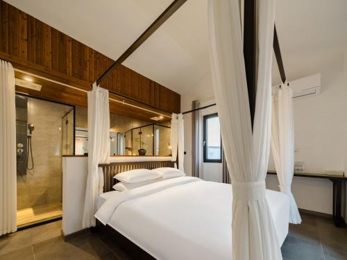 Huazhu Luxury Huangshan Grand Hotel & B&B Xixinan Ancient Village ...