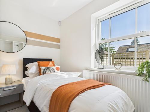 Modern Townhouse with Garden and Log Fire, Royal Tunbridge Wells (giá ...