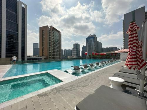 Downtown Studio Walk to Dubai Mall & Burj khalifa, Dubai (harga terbaru ...