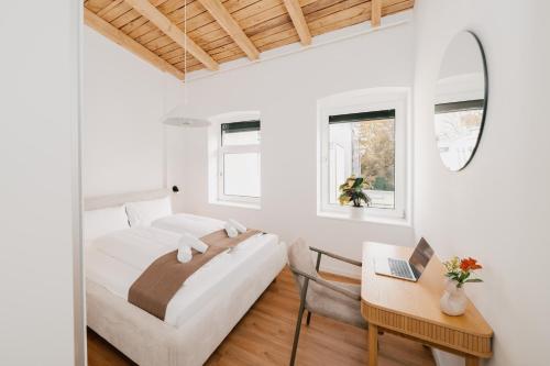 Homely Berlin - Modern , Balcony , Near River , Family & Business ...