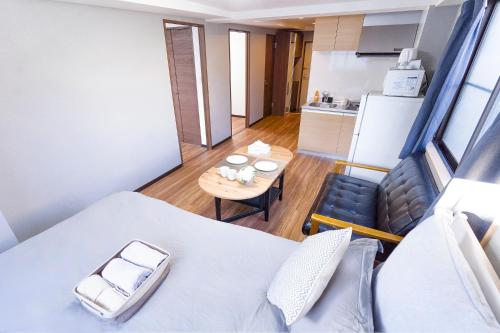 Charming Guesthouse in the Heart of Okubo 丶Steps to Metro and ...