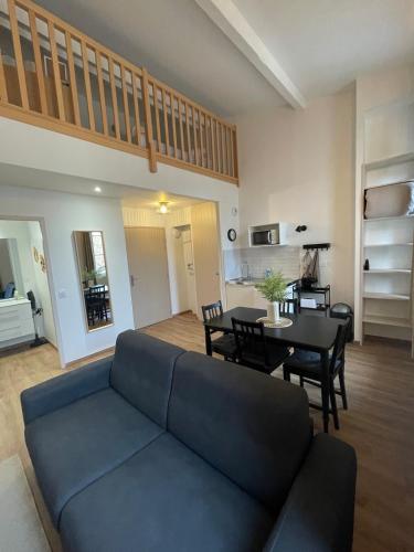 Superbe Duplex au pied du tram et de la gare, Bordeaux (tarifs ...