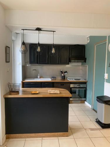 L'escalier rouge - Maison typique avec cour, Luc-sur-Mer (vuoden 2026 ...