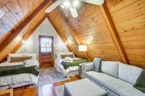 Steps to Shared Dock Lake of the Ozarks A-Frame!, Rocky Mount (precios ...