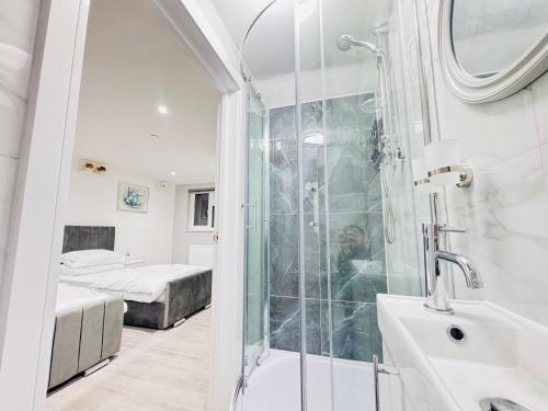 Letza House - Guest House near Cardiff City Centre, Cardiff ...