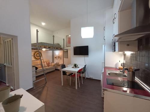 Fuente del Berro, Calle Jorge Juan, metro Odonnell, Madride ...