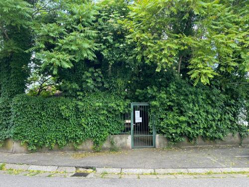 Rekreační chatky na Fotbalovém stadionu Senec, Сенец (обновени цени за ...