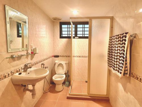 Chic Designer Family Suite Shared Bungalow LRT SS1 PJ, Petaling Jaya ...