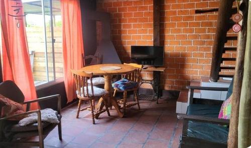 Casa al fondo de dos pisos con 3 habitaciones con entrada independiente ...