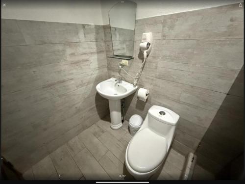 PURA VIDA AIRPORT STAY FREE SHUTTLe, Alajuela (preços atualizados para ...