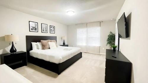 7545 OS - Solterra Resort Grandeur Luxurious 5-Bedroom Pool Home ...