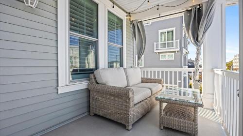 Luxurious Oceanside Retreat - 5BR Gem Downtown OCNJ, Ocean City ...
