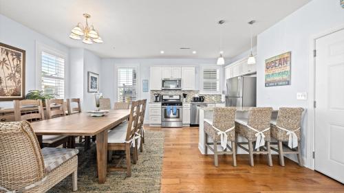 Luxurious Oceanside Retreat - 5BR Gem Downtown OCNJ, Ocean City (tarifs ...