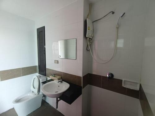 芭东一卧大床房独立淋浴阳台, Patong Beach (mga updated na presyo sa 2026)