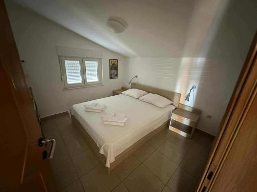 Visum, Primošten (precios actualizados 2026)