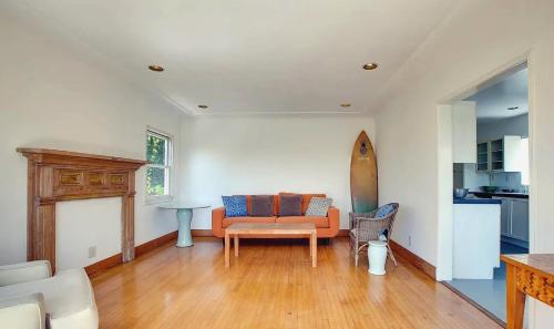 Venice Bungalow Near Abbot Kinney and Beach, Лос Анджелис (обновени ...