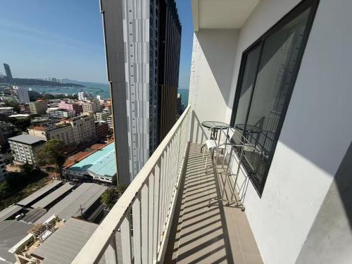 The Base Rainbow Hotel 1居室 稀少的大阳台户型 市中心 近海滩 楼顶泳池, Pattaya Central ...