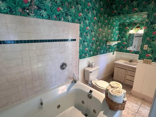 Ovid的Six Bedroom Home on Cayuga Lake in Ovid - Finger Lakes（2026 年最新房價）