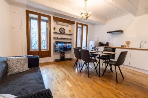 Art Déco et Spa Vue Gassendi King Size Clim, Digne Les Bains (nove ...