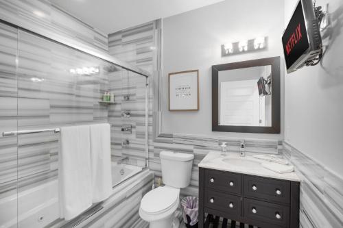 Chic High Rise Apt Lux Loft with Pool,Deck & Gym, Philadelphia (prezzi ...