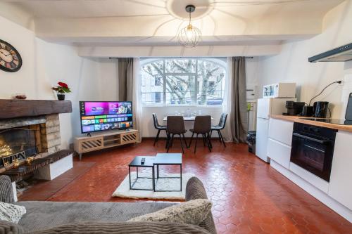 Vue Gassendi Art Déco King Size Verrière, Dinj le Ben (ažurirane cene ...