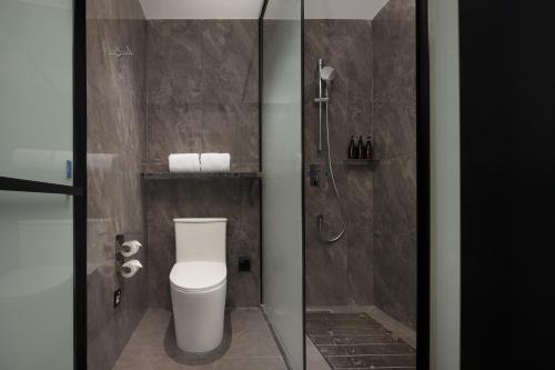 Huanman Hotel Xianning Hot Spring Center Huatan Branch, Wenquanzhen ...