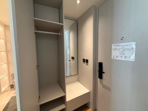 Sunshine BEACH FRONT access to the pool, Лайан-Біч (оновлені ціни на ...