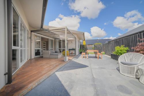 Modern Family Home with Outdoor Living in Wigram, Christchurch (preços ...