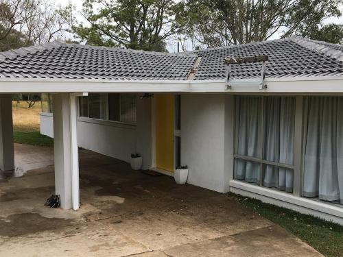 Bell View House -Fireplace- Base of Blue Mountains, Kurrajong (precios ...