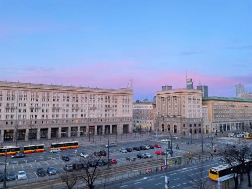 Plac Konstytucji Panorama Suite with AC, Varsjá (uppfærð verð fyrir ...