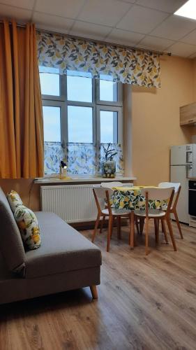 Słoneczny apartament w zabytkowej kamienicy, Przemyśl (prețuri ...