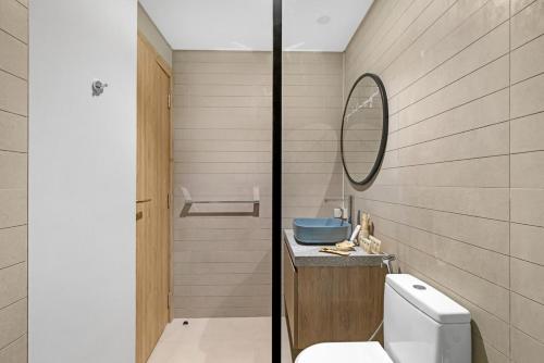 Stunning Studio With Burj Khalifa & Canal Views, Dubai (bijgewerkte ...