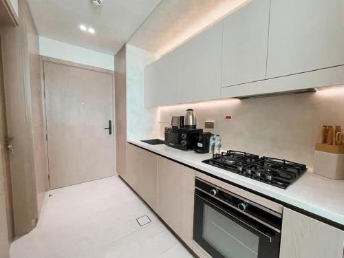 Softline Studio with Open Views in Binghatti Phoenix!, Dubai (uuendatud ...