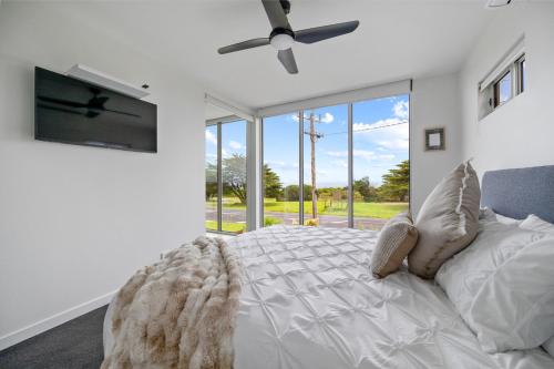 Crystal Palace Kilcunda Luxury Coastal Stay with Ocean Views, Spa ...
