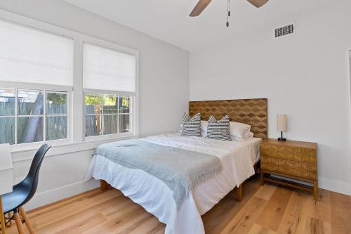 Bright Renovated ATX Home with Yard and Cowboy Pool, Austin ...