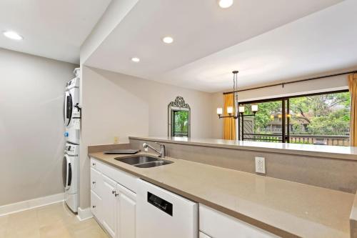 590 - Sleeps 6, Lagoon Views, Pool, Fire Pit, Hilton Head Island ...