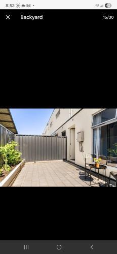 New Ensuite with queenbed and Full bathroom, Pennington (prețuri ...