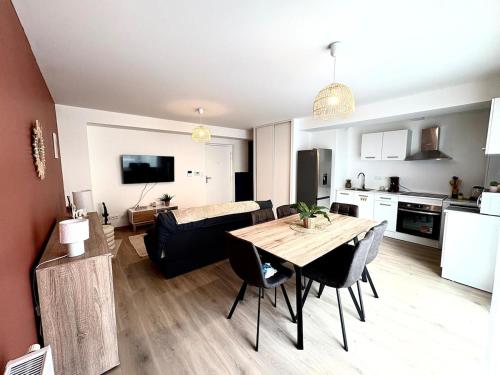 L'escapade des dômes - Proche de la gare - Garage - Jaccuzi, Clermont ...