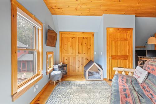 Big Red Cottage with Overflow Unit Near Sunapee and New London, New ...