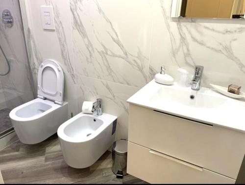 Donn'Anna Naples City Center Luxury Apartment, Napoli (prezzi ...