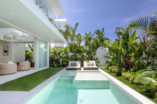 Luxury 3 bed beachside villa with cold plunge pool, rooftop & designer ...