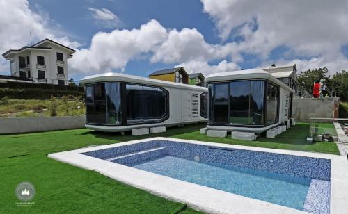 Windy Peak Tagaytay - Cabin & Capsule House, Ulat Segundo (prezzi ...