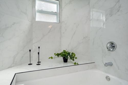 Pool home with large fenced yard, Ellenton (aktualisierte Preise für 2026)